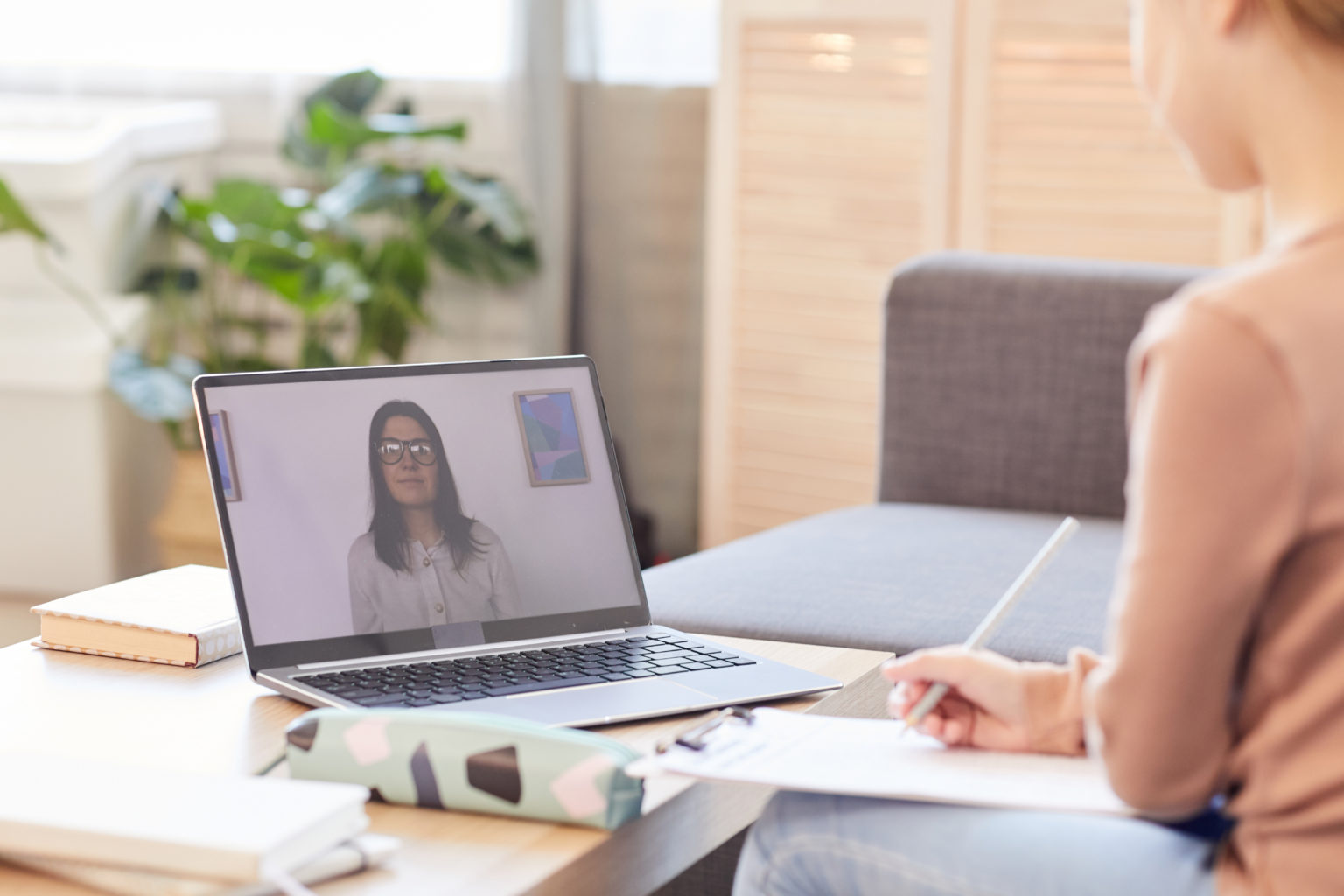 Marketing Assistant Explained: Stepping to a Marketing Career - Qualia ...